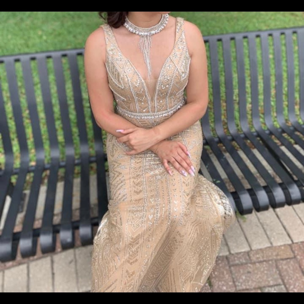 Beautiful Formal Dress Perfect For Balls Proms And We… - Gem